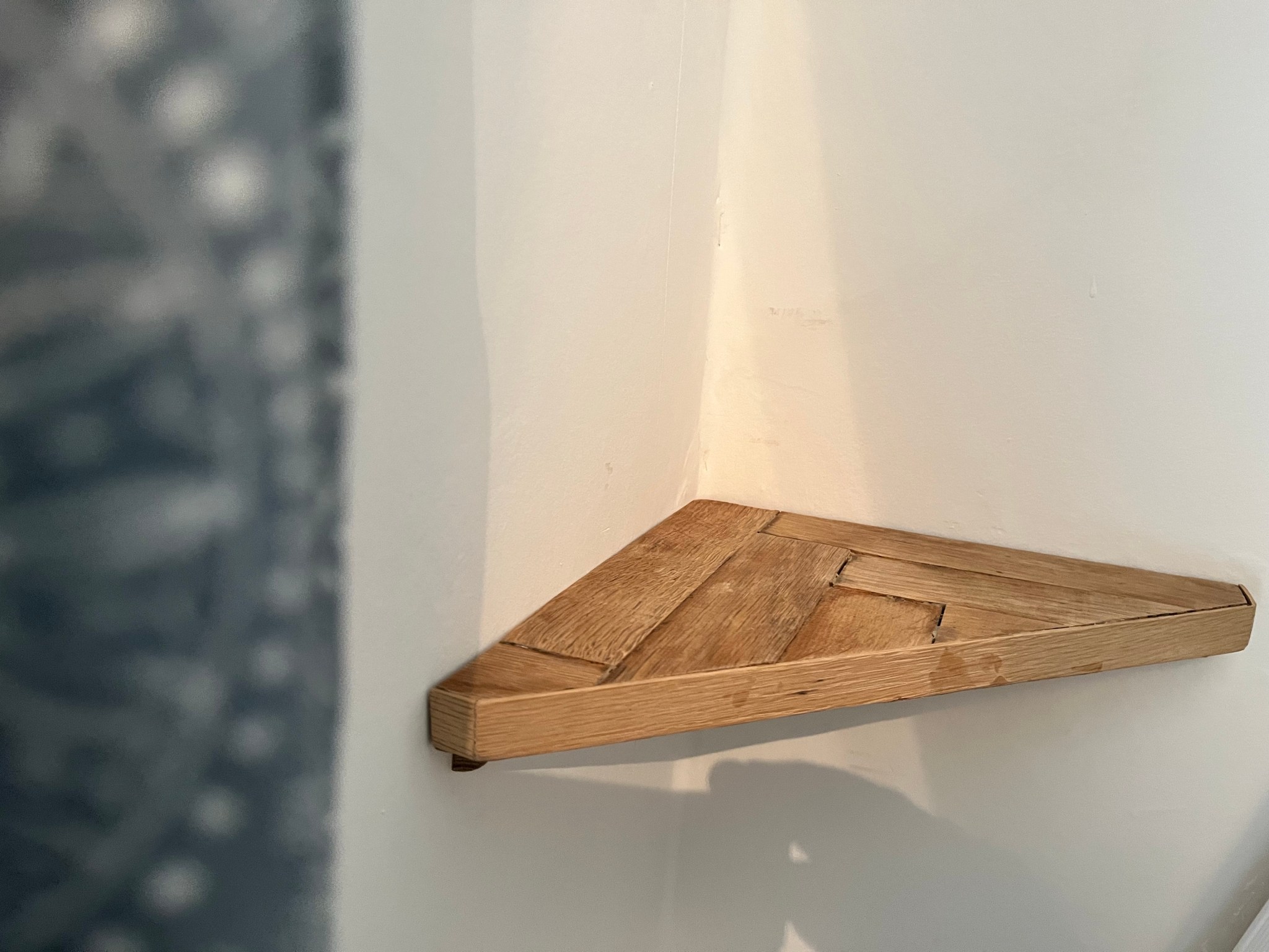 Reclaimed parquet oak wood corner shelves – Cool Upcycled